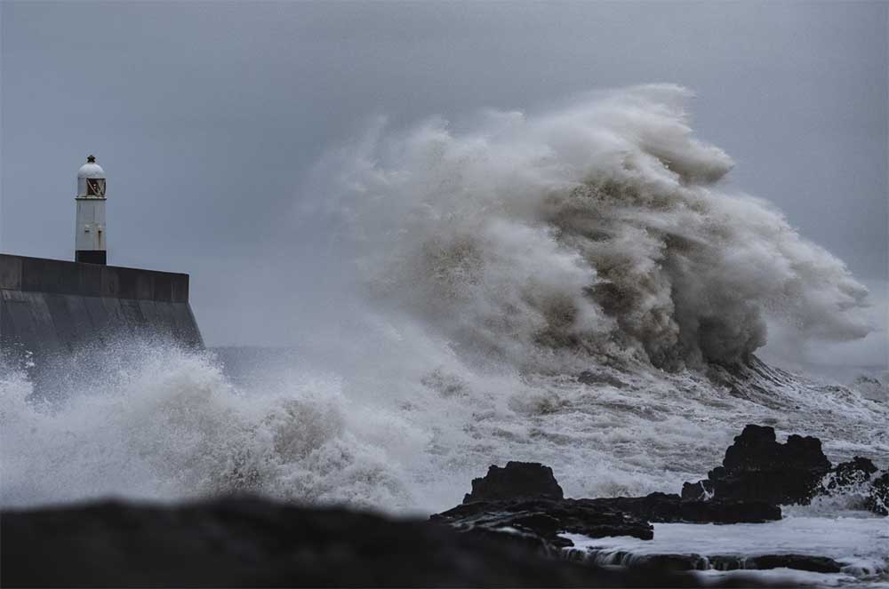 Ilmateade | Tugev torm tabab taas Eestit – olge valmis elektrikatkestusteks